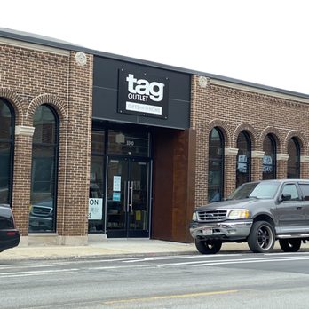 TAG OUTLET - Updated December 2025 - 11 Photos - 3310 N Elston Ave ...