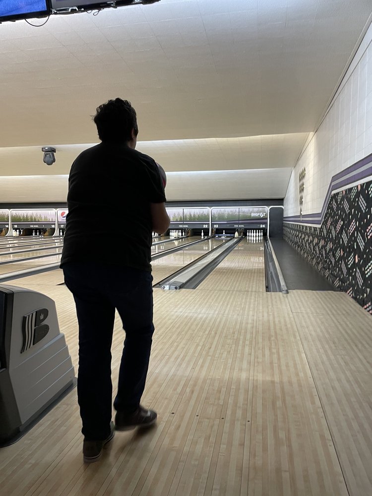 FIRS BOWL - Updated February 2025 - 13 Photos & 24 Reviews - 1950 River ...