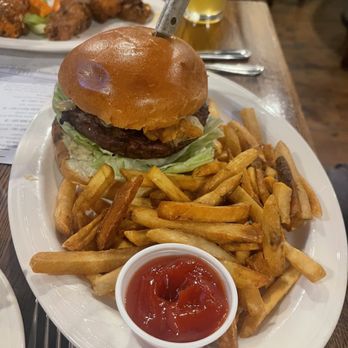 THE WARREN TAVERN - Updated 2024 - 626 Photos & 627 Reviews - 2 ...