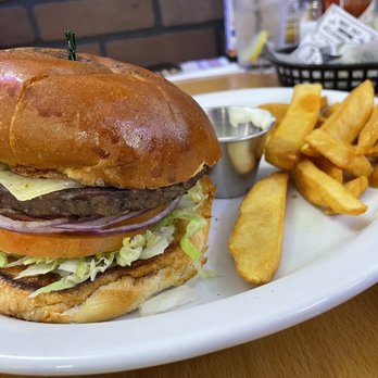 BRICK HOUSE BAR & GRILL - Updated May 2024 - 82 Photos & 40 Reviews ...