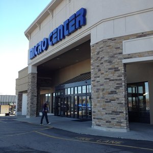 APPLE EASTON TOWN CENTER - Updated August 2025 - 31 Photos & 169 ...