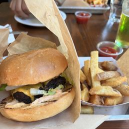 THE CRAFTY FOX ALE HOUSE - Updated October 2024 - 440 Photos & 293 ...