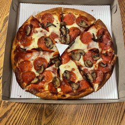 RIZZI’S RISTORANTE & PIZZERIA - Updated November 2024 - 35 Photos & 83 ...