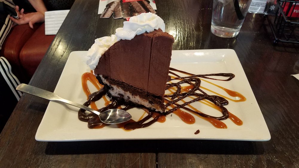 RED ROBIN GOURMET BURGERS AND BREWS - 260 Photos & 386 Reviews ...