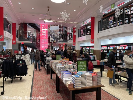 THE HARVARD COOP BOOKSTORE - Updated September 2024 - 185 Photos & 197 ...