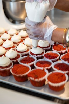 ENDULGE CUPCAKE BOUTIQUE - 162 Photos & 227 Reviews - 749 Moreland Ave ...