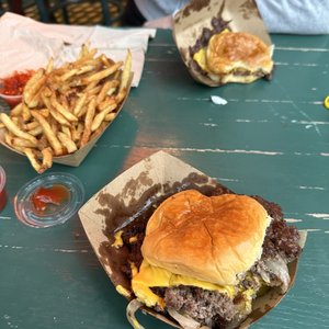 BURGER SHE WROTE - 247 Photos & 209 Reviews - 7454 1/2 Beverly Blvd ...