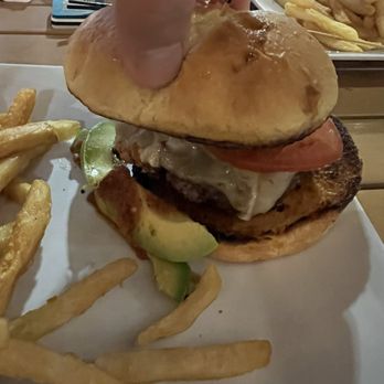 THE PINT HOUSE BAR AND GRILL - Updated May 2024 - 180 Photos & 232 ...