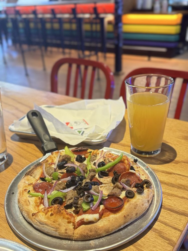 BOOMBOX PIZZA BAR - Updated October 2025 - 47 Photos & 22 Reviews ...