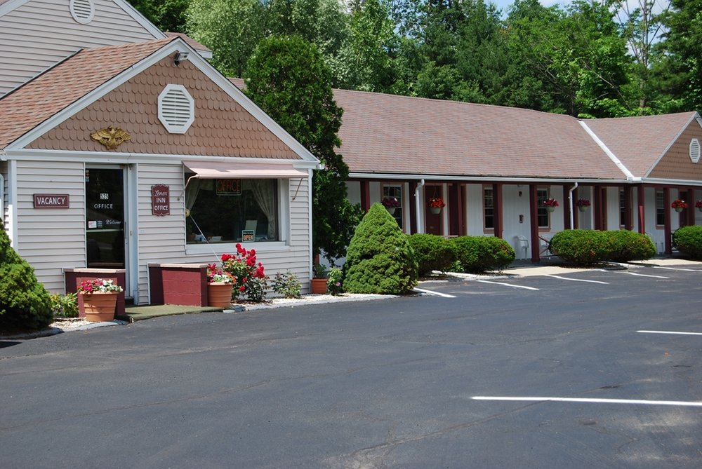 LENOX INN - Updated November 2025 - 11 Reviews & 10 Photos - 525 ...