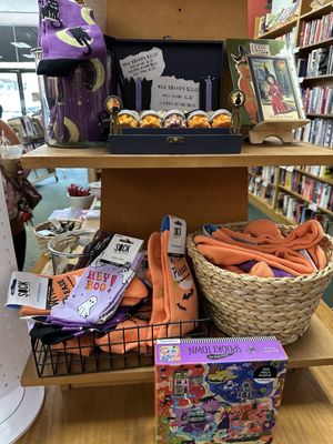 AVID READER - Updated December 2025 - 92 Photos & 115 Reviews - 617 2nd St, Davis, California ...