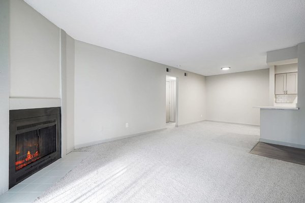 39 NORTH - Updated November 2025 - 15 Photos - 10225 E Girard Ave ...