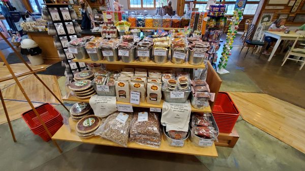PRIESTER’S PECANS - Updated June 2024 - 143 Photos & 117 Reviews - 80 ...