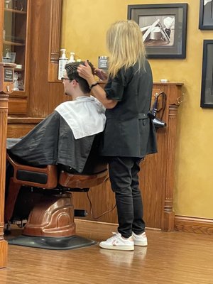 ROOSTERS MEN’S GROOMING CENTER - Updated August 2024 - 31 Photos & 49 ...