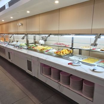 SEA & SKY FEAST BUFFET - Updated December 2024 - 392 Photos & 77 ...