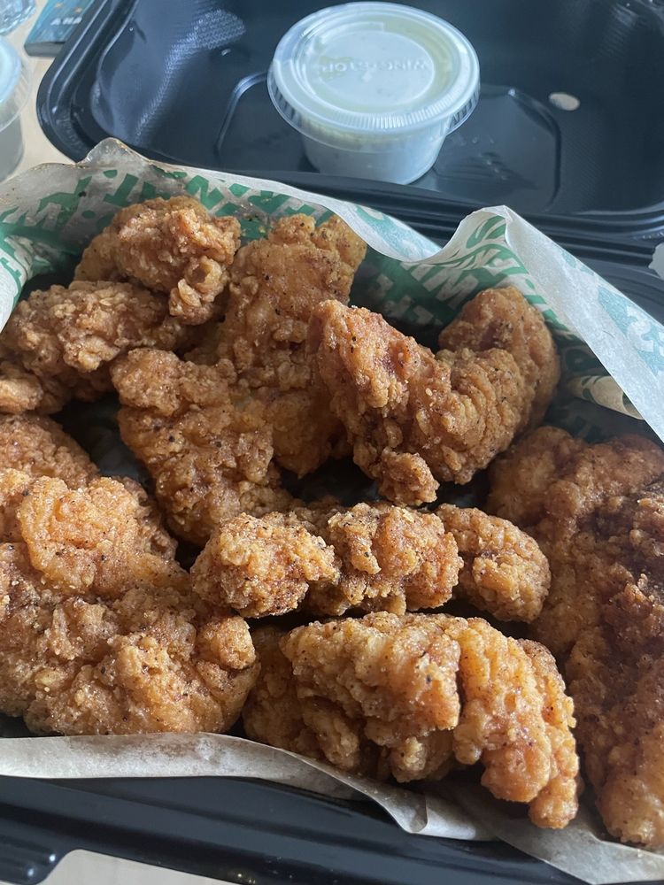 WINGSTOP - Updated March 2025 - 13 Reviews - 300 Riggs Rd NE ...