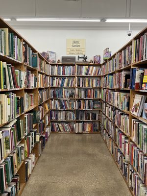 HALF PRICE BOOKS - Updated July 2024 - 36 Photos & 79 Reviews - 31 ...