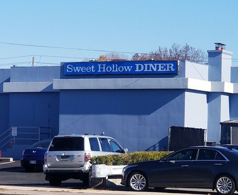 SWEET HOLLOW DINER - 120 Photos & 142 Reviews - 100 Broadhollow Rd ...
