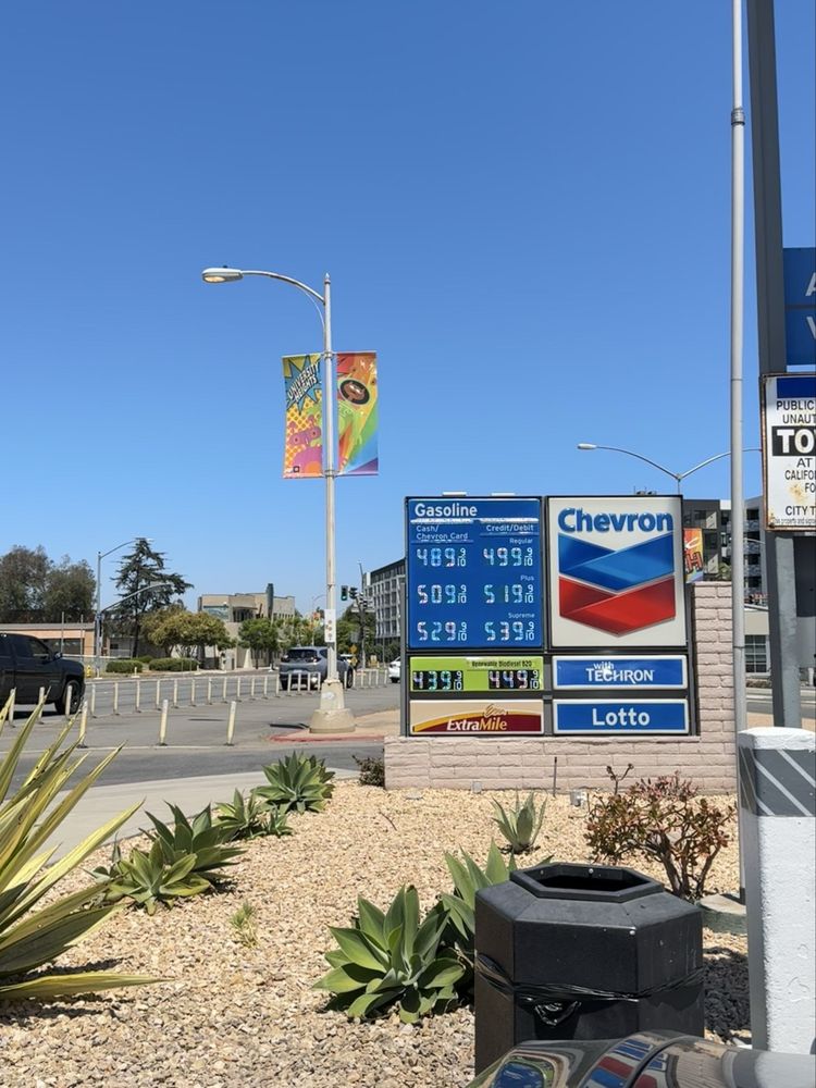 CHEVRON - Updated September 2025 - 21 Photos & 32 Reviews - 4180 Park ...