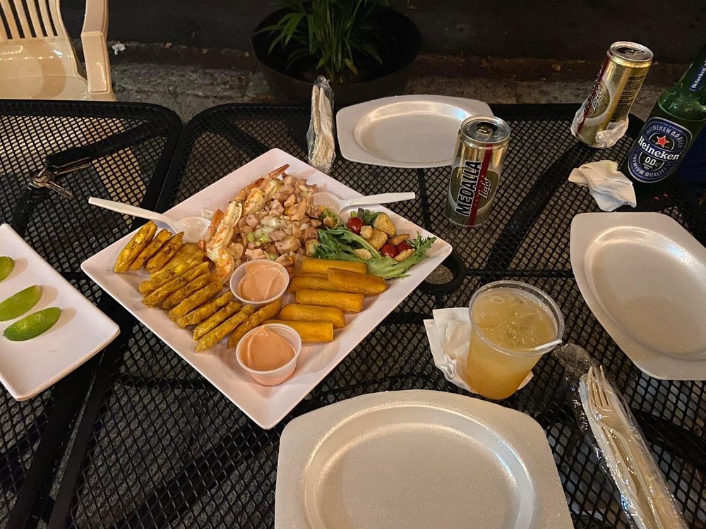 CASA BLANCA BAR & GRILL - Updated October 2025 - Calle Jose I. Quinton ...