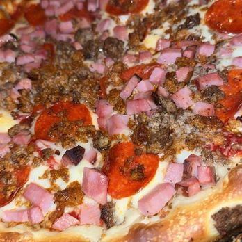 BUGSY’S PIZZA RESTAURANT & SPORTS BAR - Updated January 2026 - 230 ...