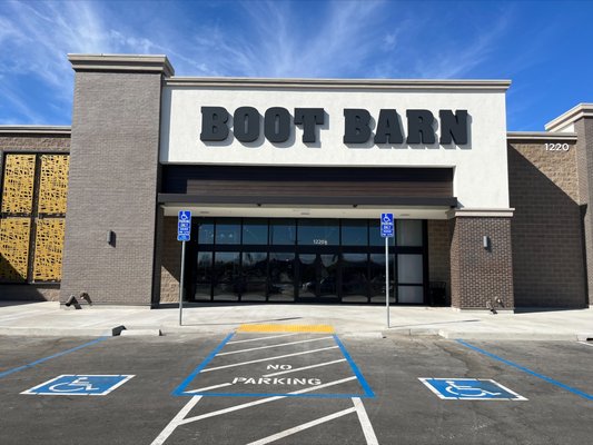 BOOT BARN - Updated February 2025 - 37 Photos - 1220 E Park St ...