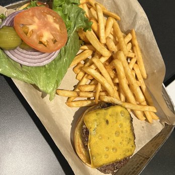 PUB 47 - Updated December 2025 - 117 Photos & 285 Reviews - 10400 Il-47 ...