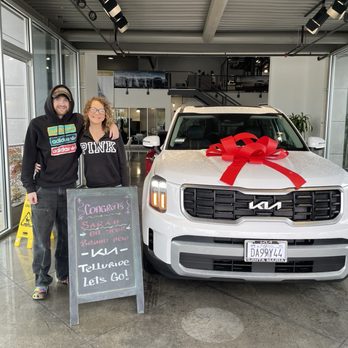 KIA SANTA MARIA - Updated August 2025 - 22 Reviews - 2175 S Bradley Rd ...