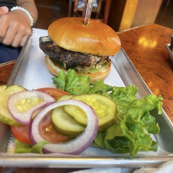 THE BURGER SALOON - Updated November 2024 - 510 Photos & 654 Reviews ...