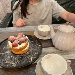 LA LUNA TEA AND DESSERT BAR - Updated January 2026 - 2338 Photos & 699 ...