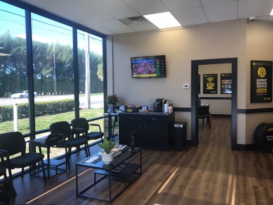 MIDAS - Updated December 2025 - 14 Photos & 53 Reviews - 2111 Pine ...