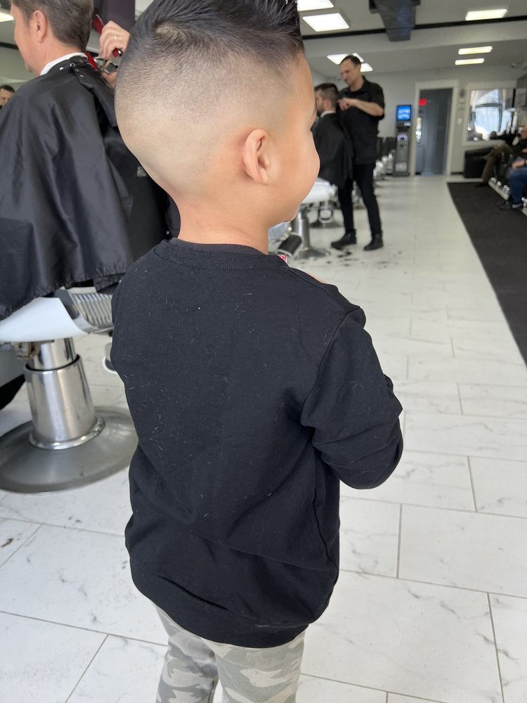 MASTER BARBER - Updated November 2025 - 18 Photos & 11 Reviews - 215 ...