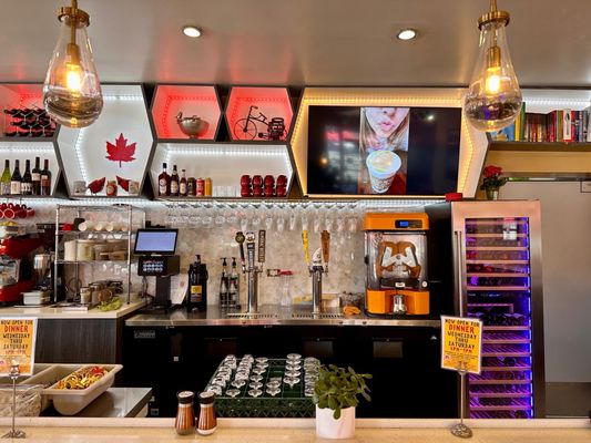 RED MAPLE - Updated October 2025 - 2224 Photos & 1413 Reviews - 10123 ...