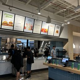 SHAKE SHACK TORRANCE - Updated October 2025 - 146 Photos & 94 Reviews ...