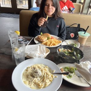 STRINGS ITALIAN CAFE - 128 Photos & 194 Reviews - 731 E Yosemite Ave ...