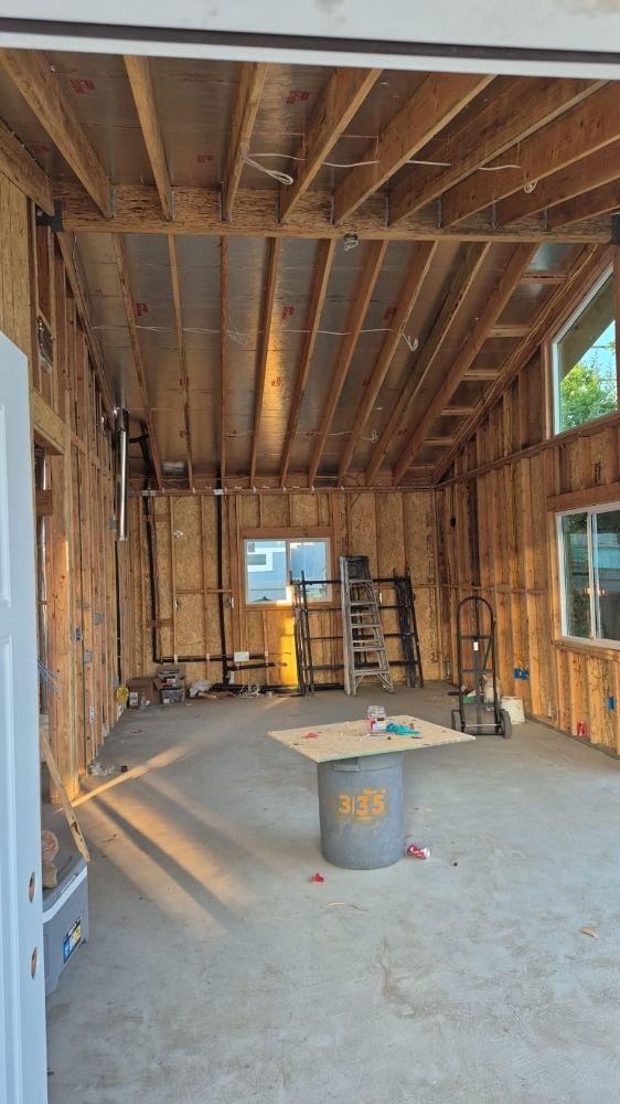 VAR CONSTRUCTION - Updated September 2025 - 40 Photos - 1026 E Mesa Dr ...