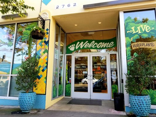 PETS ON BROADWAY - Updated July 2025 - 120 Photos & 262 Reviews - 2762 ...