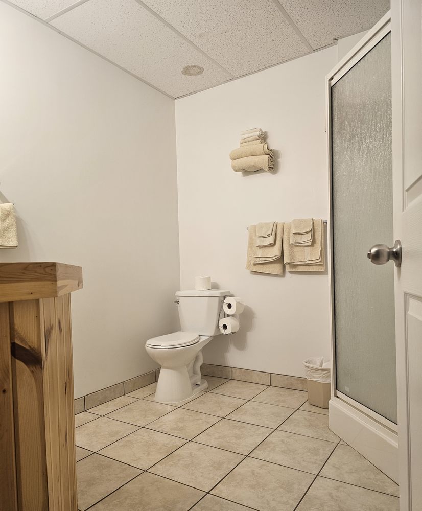 BARN IN THE BUSH - Updated July 2025 - 34 Photos - Russell, Manitoba ...