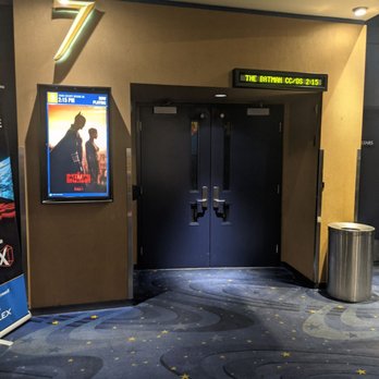 CINEPLEX CINEMAS QUEENSWAY AND VIP - Updated April 2025 - 200 Photos ...