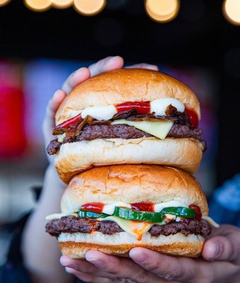 ZO’S GOOD BURGER FOOD TRUCK - Updated August 2025 - 11 Photos - Chicago ...