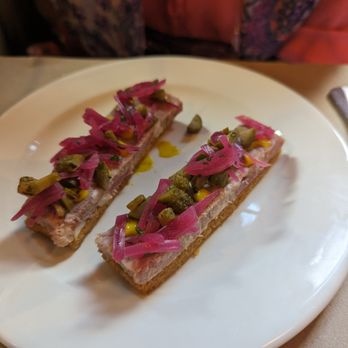 DEVONSHIRE ARMS - Updated December 2025 - 66 Photos & 21 Reviews - 17 ...