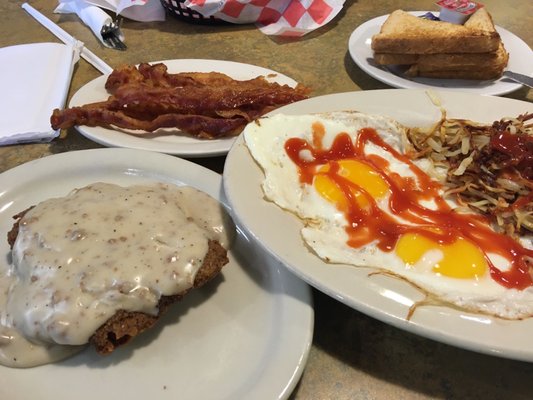 LISA’S KITCHEN - 40 Photos & 123 Reviews - 6601 Dixie Hwy, Fairfield ...