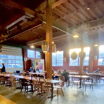 LUCKY LABRADOR BREWING CO - Updated November 2025 - 227 Photos & 377 ...