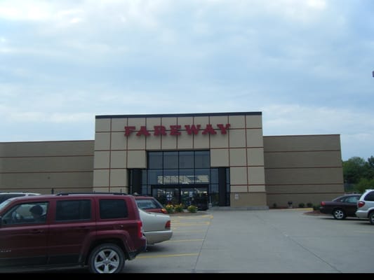 FAREWAY - Updated July 2025 - 12 Reviews - 10151 University Ave, Clive ...
