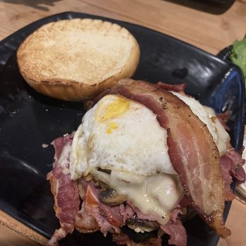 CRAZEE BURGER - Updated September 2024 - 1231 Photos & 860 Reviews ...