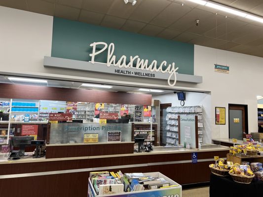 VONS - Updated July 2025 - 145 Photos & 201 Reviews - 8011 University ...