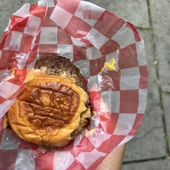 7TH STREET BURGER - Updated June 2024 - 130 Photos & 86 Reviews - 80 ...