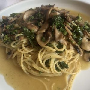 RAVYN & ROBYN - 173 Photos & 159 Reviews - 301 Main Ave, Hawley, PA - Yelp