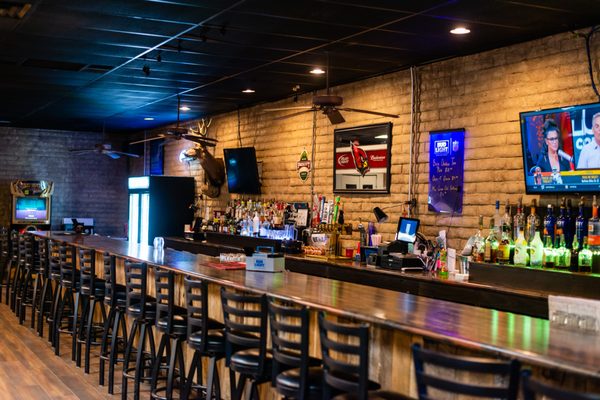 COPPER COUNTRY BAR & GRILL - 21 Photos & 25 Reviews - 901 N Lindahl ...