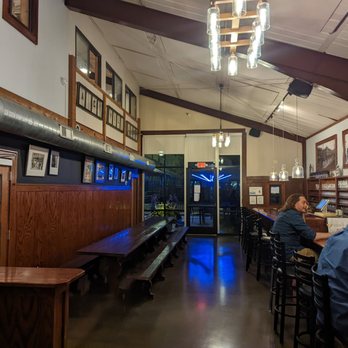 THE CIVIL LIFE BREWING COMPANY - 186 Photos & 204 Reviews - 3714 Holt ...